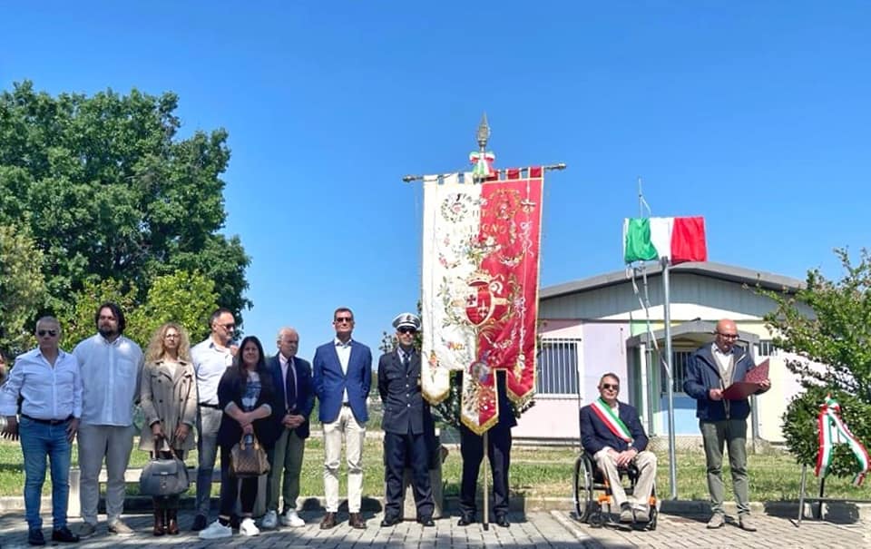 Scoperta targa per piazza Angelo Mancia